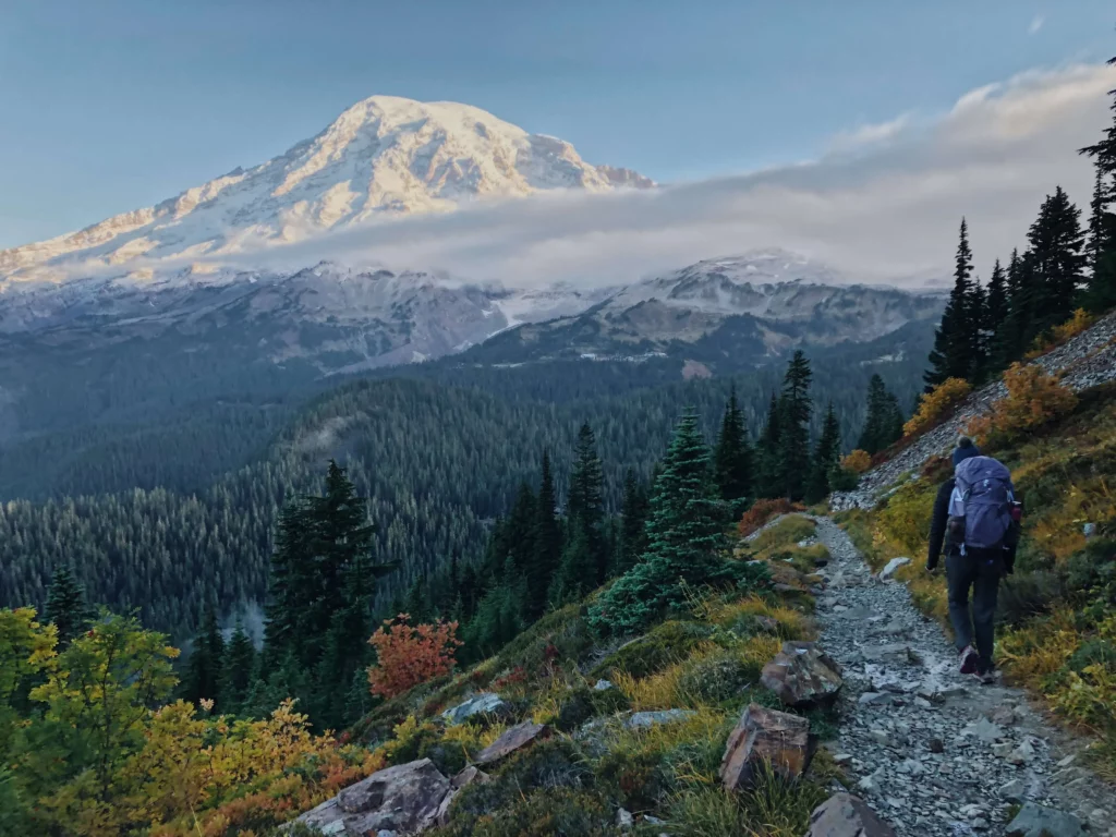 Best Day Hiking Checklist: Simple, No Nonsense - brookeonfoot.com