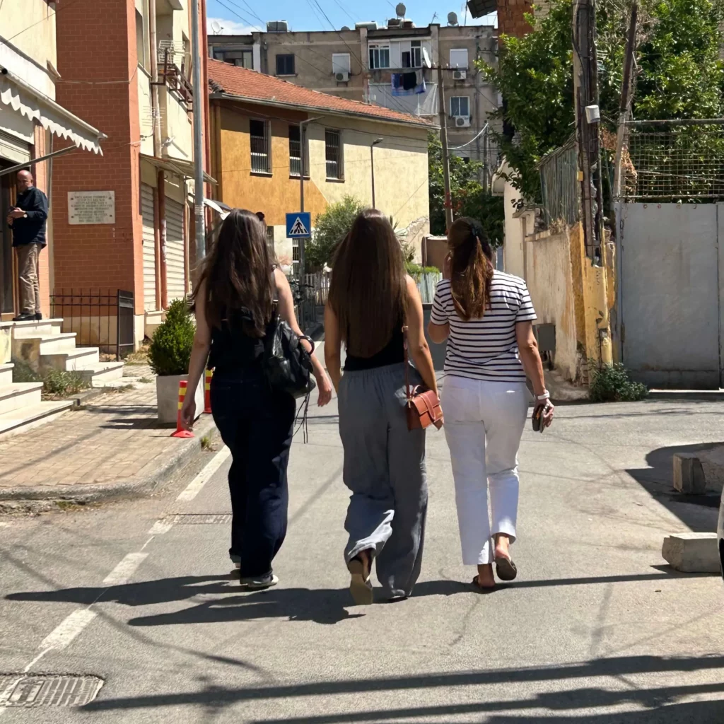 30 Essential Female Safety Tips for Solo Female Travelers – How to Stay ...